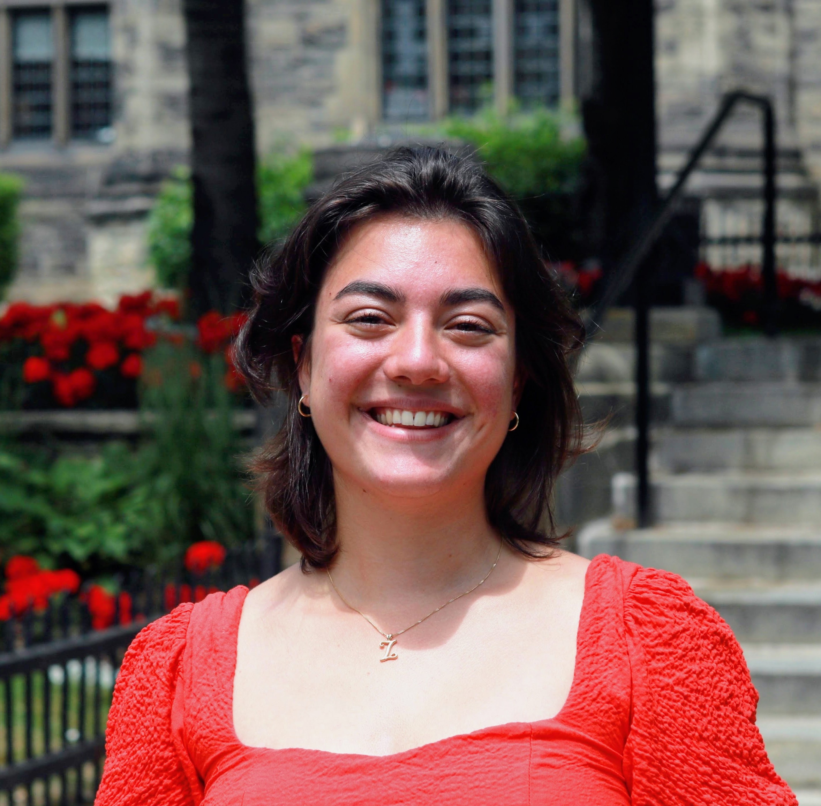 Zoe Kutulakos | The Frank Knox Memorial Fellowships